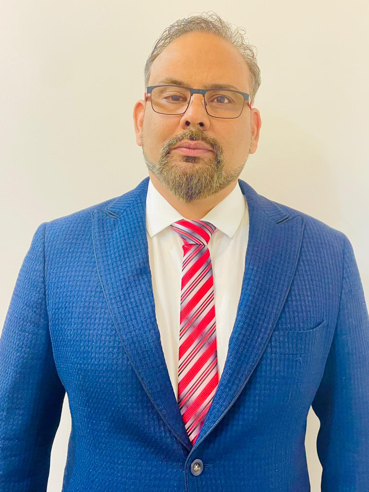Tariq Naveed | BusinessSales